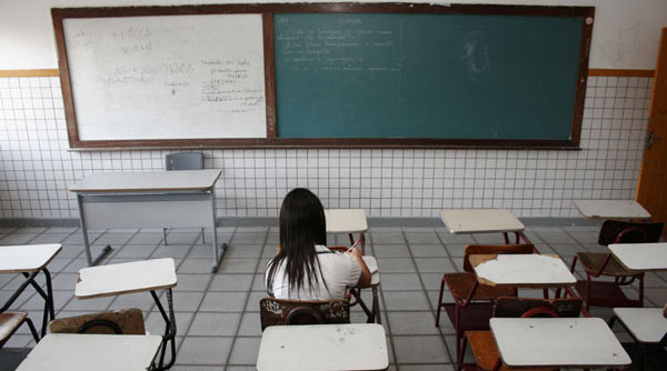 11 Dos Adolescentes Estão Fora Da Escola Novojornal