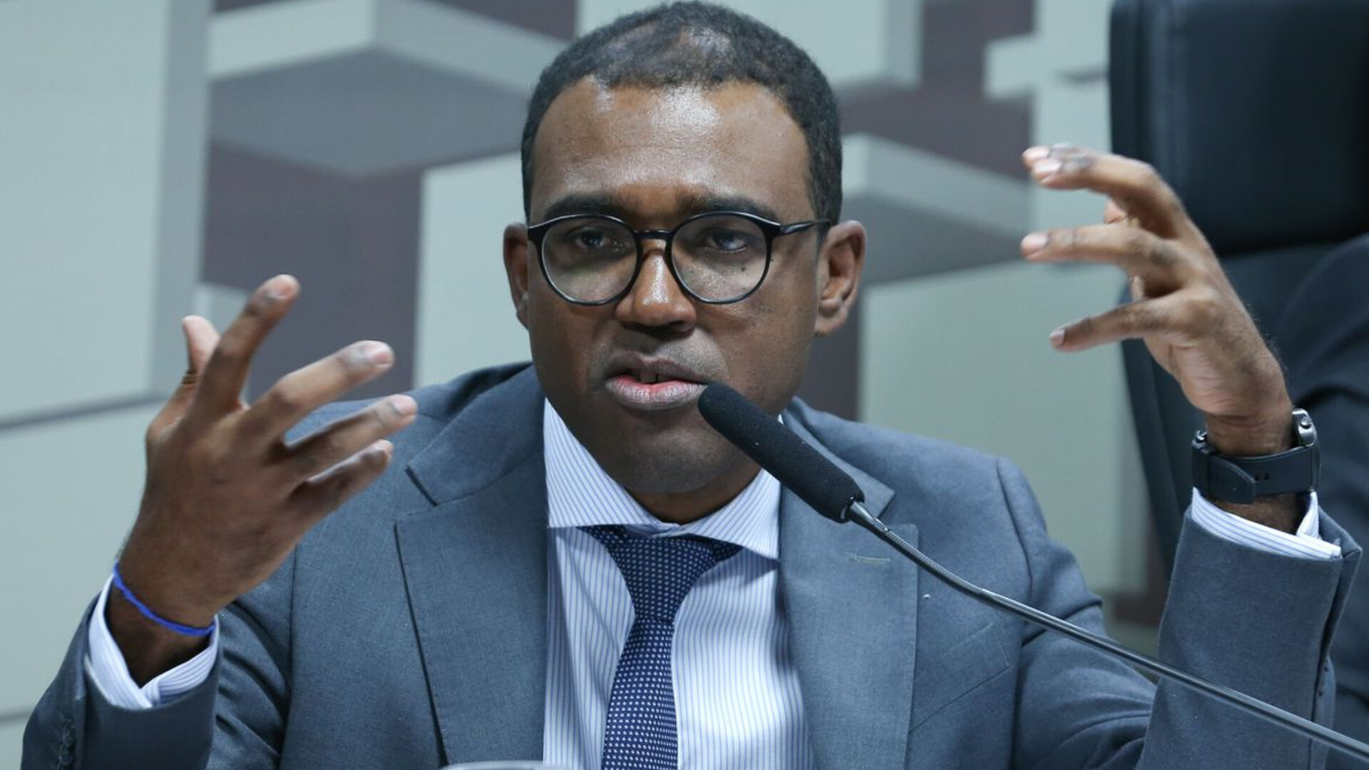 Educação pública me permitiu chegar aqui, diz novo diretor do BC ...