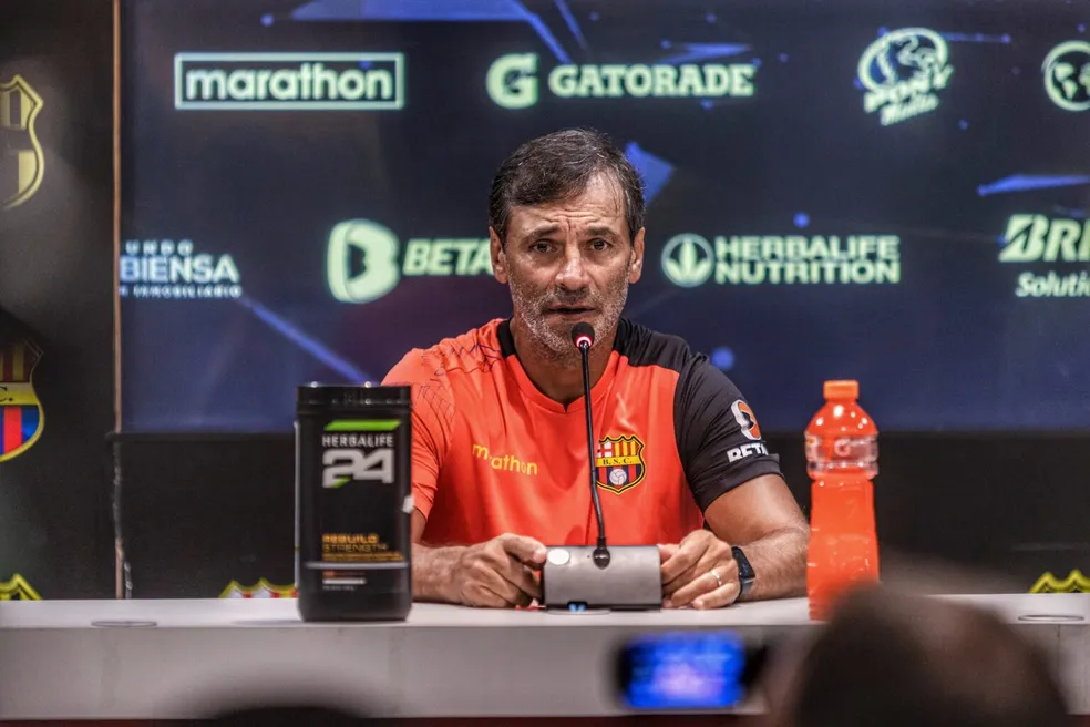 América-MG anuncia Fabián Bustos como novo técnico - Novojornal América-MG anuncia Fabián Bustos como novo técnico - Novojornal
