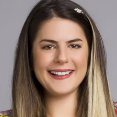 Força de Mulher: Ayça Erturan interpreta Yeliz, a amiga leal de Bahar ...