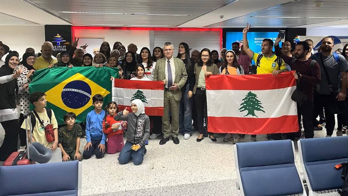 Avião da FAB parte do Líbano com primeiros brasileiros repatriados ...