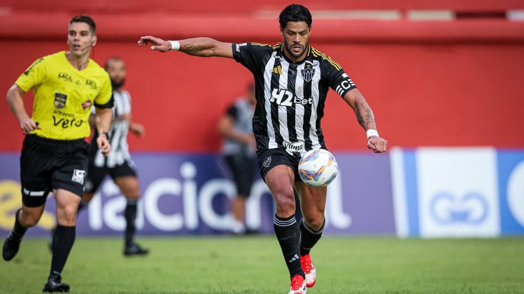 Atlético vence Villa Nova com gol de Hulk e segue na luta - Novojornal