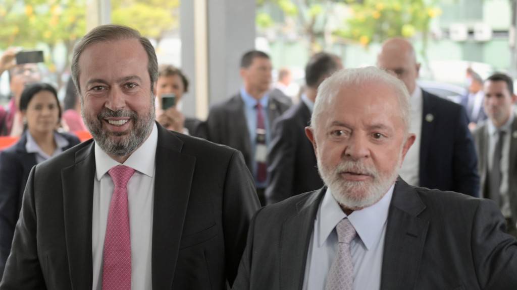 Ministro Alexandre Silveira critica Fernando Haddad e expõe embates ...